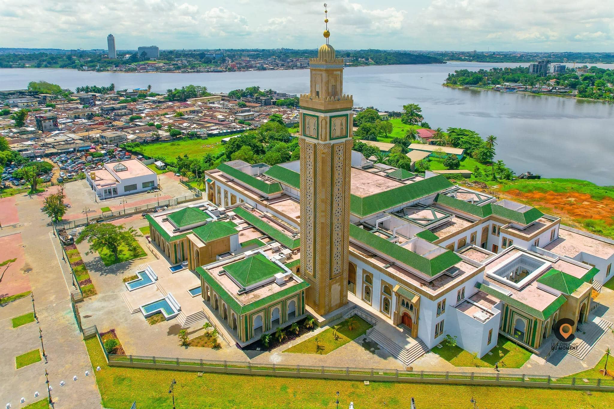 Inauguration de la Mosquée Mohammed VI d’Abidjan : Une mosquée dédiée à ...
